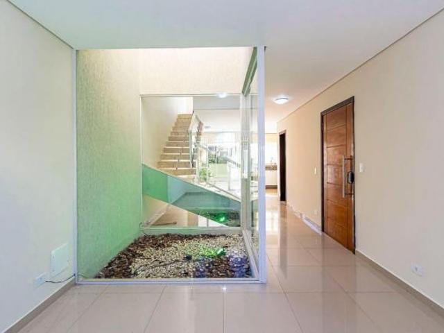 Sobrado à Venda 3 Quartos, Suíte com Closet e Espaço Gourmet no Pineville
