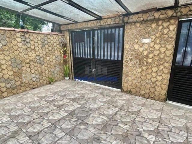 Sobrado à venda 3 quartos suíte edícula Embaré Santos/SP