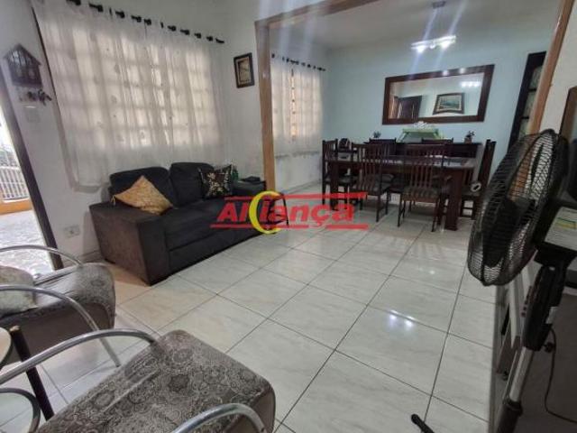 Sobrado à venda 3 Quartos sendo 1 suíte 2 Vagas no Jardim Vila Galvão