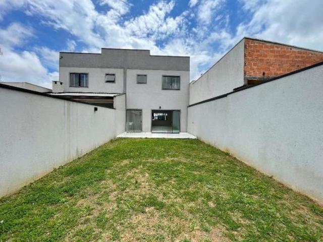 SOBRADO À VENDA. 3 QUARTOS, SENDO 1 SUÍTE E 3 VAGA