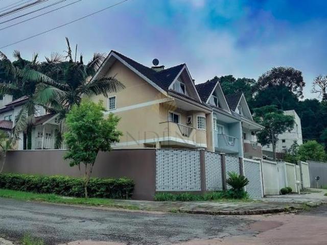 Sobrado à venda, 3 quartos, 184,07 m2 no BARREIRINHA, CURITIBA PR