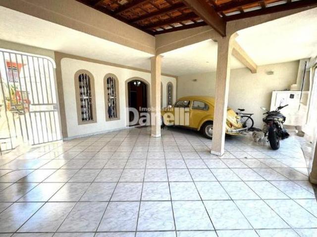 Sobrado à venda, 3 quartos, 1 suíte, 2 vagas, Vila das Jabuticabeiras Taubaté/SP