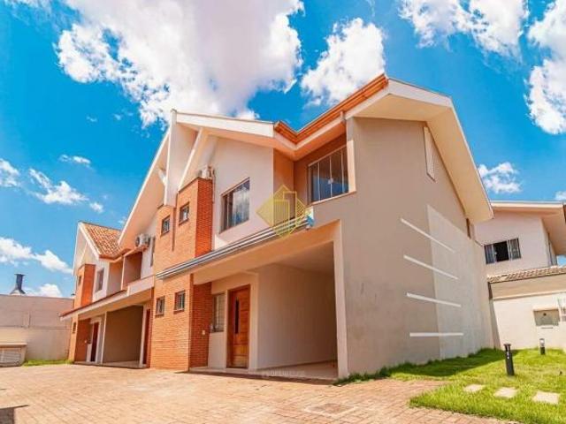 Sobrado à venda, 3 quartos, 1 suíte, 2 vagas, Jardim Gisela Toledo/PR