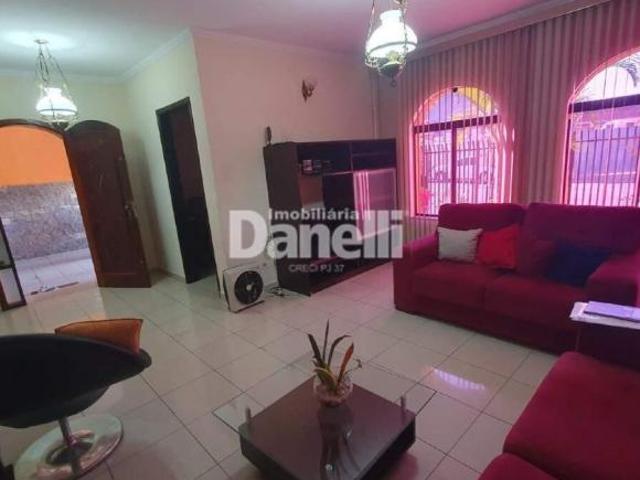 Sobrado à venda, 3 quartos, 1 suíte, 2 vagas, Parque São Jorge Taubaté/SP
