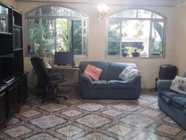 Sobrado à venda, 3 quartos, 1 suíte, 6 vagas, Campestre Santo André/SP