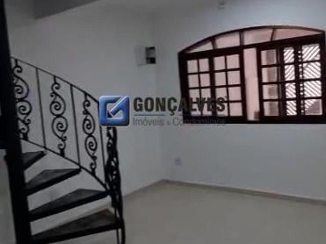 Sobrado à venda | 3 quartos, 2 banheiros, 1 vaga — Santa Maria, São Caetano do Sul
