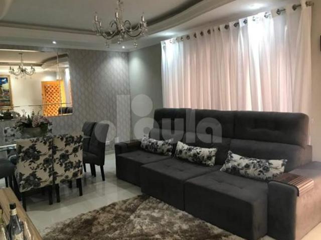 Sobrado à venda, 3 quartos 3 suítes Jardim Bom Pastor em Santo André/SP