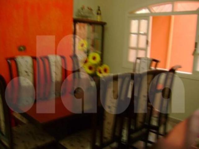 Sobrado à venda, 3 quartos 3 suítes Vila Gilda em Santo André/SP