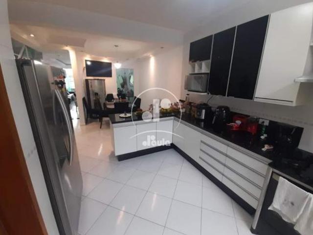 Sobrado à venda, 3 quartos 3 suítes Vila Pires em Santo André/SP