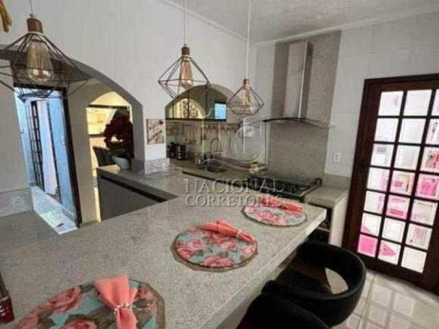 Sobrado à venda, 3 quartos, 3 suítes, 4 vagas, Jardim do Estádio Santo André/SP