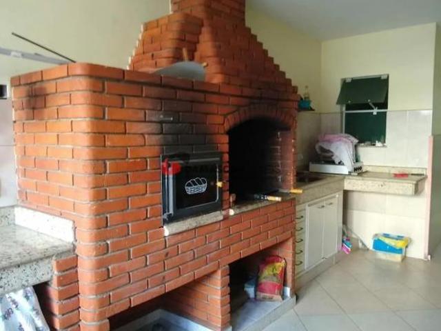 Sobrado à venda 3 Quartos, 3 Suites, 5 Vagas, 250M², Osvaldo Cruz, São Caetano d