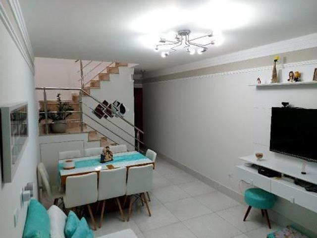Sobrado à venda, 3 suítes, 2 vagas na Vila Mazzei