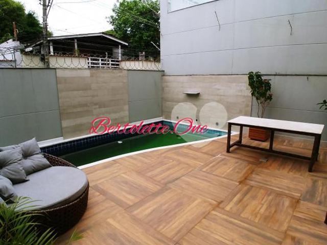 Sobrado a venda 3 suítes piscina espaço gourmet 8 vagas Horto Florestal
