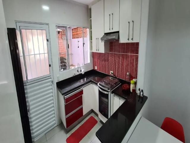 Sobrado a Venda 02 dormitórios, lavabo, 110m, 02 vagas, cozinha reformada Imirim proximo ao come