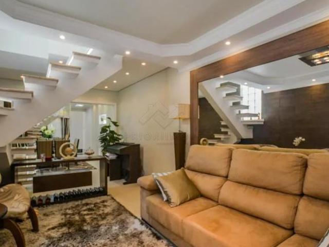 Sobrado à venda 03 Quartos com 400m² por R$ 800.000,00 Jardim Marek Santo André/SP