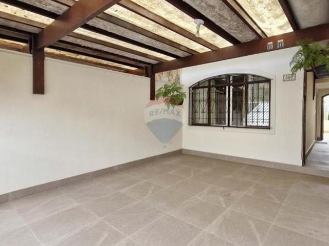 Sobrado à venda, 122m2 com 03 dormitórios e 2 vagas na Vila Mazzei