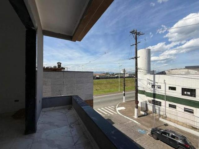 Sobrado à venda na Praia Grande Aviação | 3 suítes | 130 m² | 2 vagas