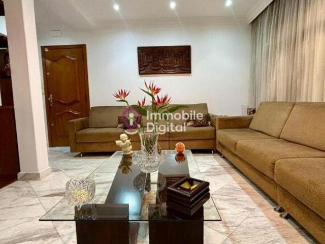 Sobrado à Venda 132m², 3 quartos, 2 vagas, Porteira fechada, Campo Grande