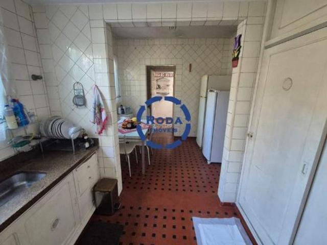 Sobrado à Venda – 166m² | 3 Dormitórios | 2 Vagas | Quintal Amplo | Ponta da Praia – Santos/SP