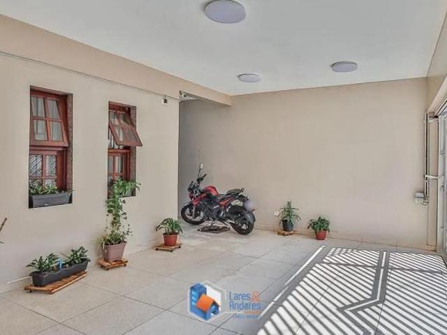 SOBRADO À VENDA, 160M² 3 QUARTOS, 2 VAGAS, AREA GOURMET COM COBERTURA RETRÁTIL OPORTUNIDADE VIL