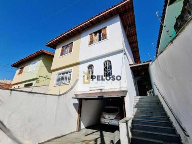 Sobrado à venda | 163m² | 3 dormitórios | 1 suíte | Quintal | Corredor lateral | 4 vagas | Mandaqui/