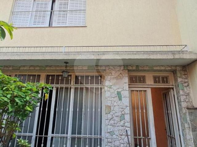Sobrado à venda | 178 m2 | 2 dormitórios 1 suíte | 3 vagas na Parada Inglesa!