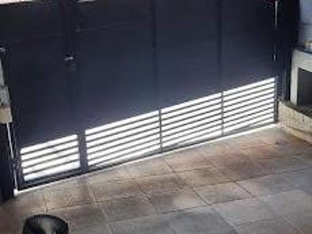 Sobrado à Venda | 180 m² | 2 Quartos + 1 Reversível | Piraporinha