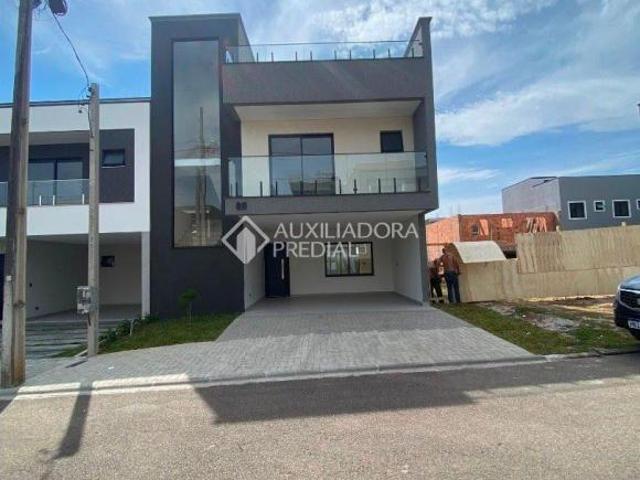 Sobrado à venda, 204 m² por R$ 899.000,01 Costeira São José dos Pinhais/PR