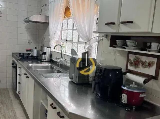 Sobrado à venda 225m² 3 dormitórios 1 suíte 4 banheiros 3 vagas em Santo André