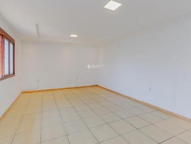 Sobrado a venda 226m² área construída com 4 quartos e garagem para 2 carros