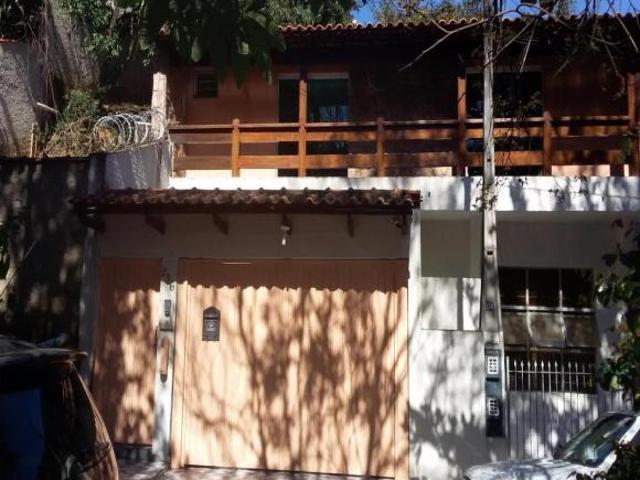 Sobrado à venda, 236 m² por R$ 636.000,00 Vila Dominguinho Votorantim/SP