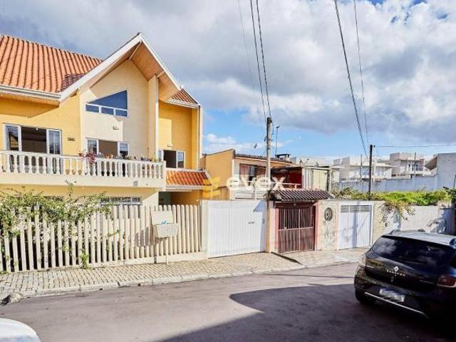 Sobrado à venda, 250 m² por R$ 700.000,00 Capão Raso Curitiba/PR