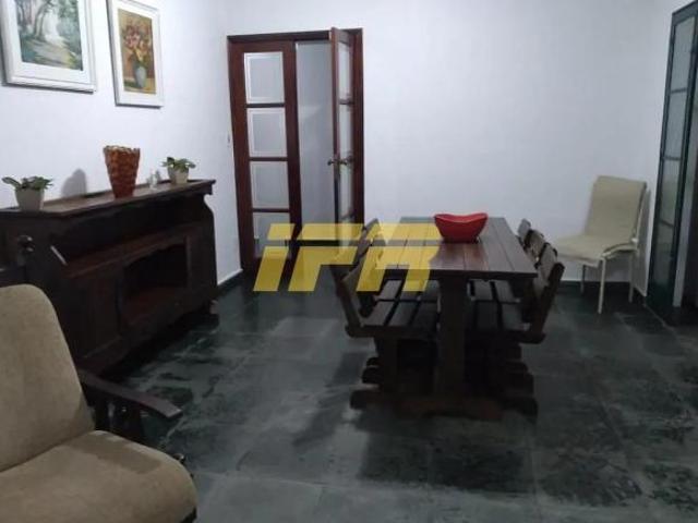 Sobrado à venda, 250 m² por R$ 800.000,00 Centro Taubaté/SP