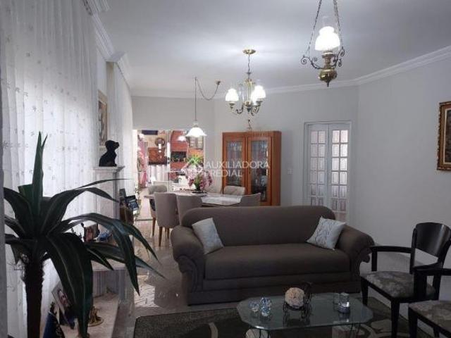 Sobrado à venda, 262mts², 3 suítes, 4 vagas no Parque dos Pássaros, São Bernardo do Campo
