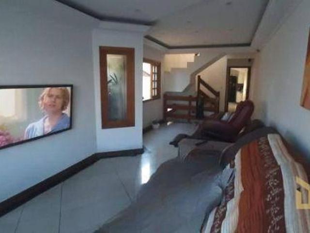 Sobrado à venda | 276m² | 4 dormitórios | 3 suítes | 4 vagas Parada Inglesa