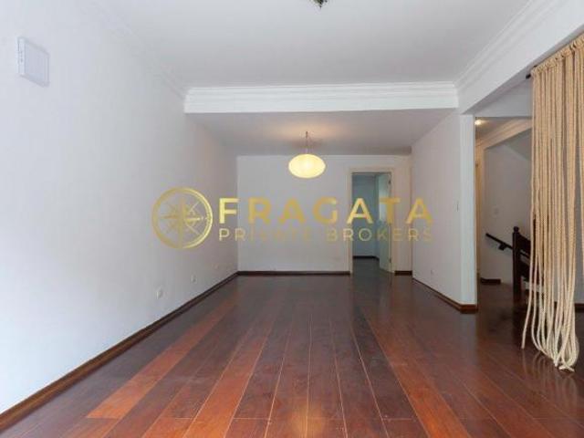 Sobrado á venda 270m² 04 quartos 02 suítes 04 vagas Alto de Pinheiros/SP