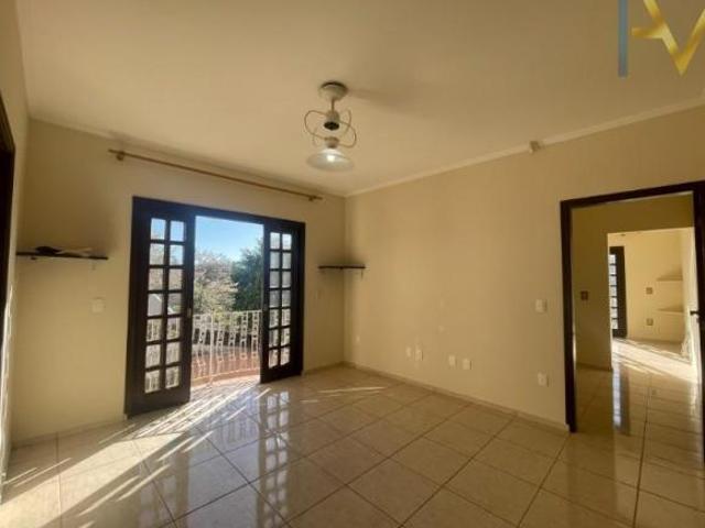 SOBRADO Á VENDA, 295M² DE A.C. E 372M² DE A.T 3 QUARTOS 2 SUÍTES, 1 C/ CLOSET, 3 SALAS, COZINHA