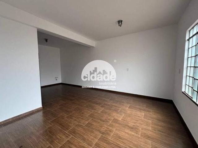Sobrado à venda, 2 quartos, 1 suíte, 2 vagas, Santa Felicidade Cascavel/Pr