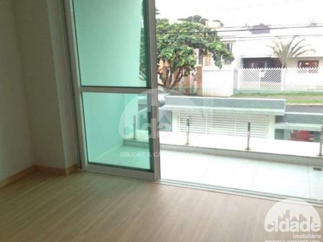 Sobrado à venda, 2 quartos, 1 suíte, 4 vagas, Recanto Tropical Cascavel/Pr