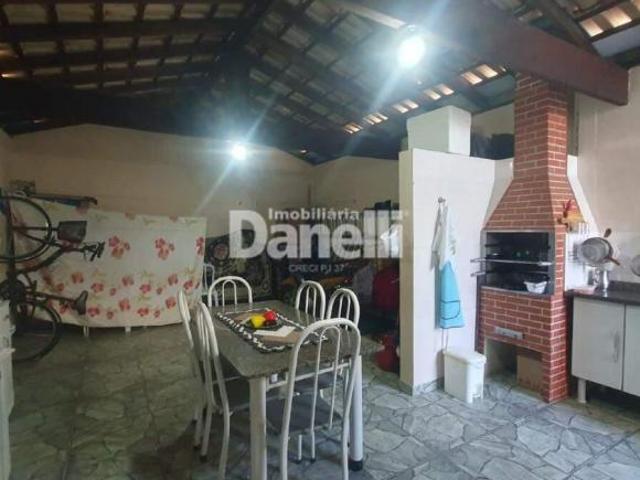 Sobrado à venda, 2 quartos, 2 vagas, Parque Urupês Taubaté/SP