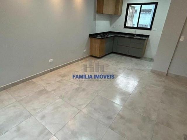 Sobrado à venda 2 suítes 3 pavimentos com solarium Marapé Santos/SP