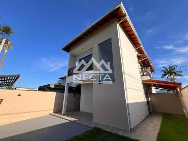 Sobrado à venda, 2 suítes, 2 vagas, 93m², Golfinhos, Caraguatatuba, SP