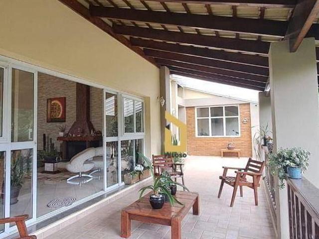Sobrado à venda / 350,00m2 / 4 suítes / 5 vagas / Roseira Mairiporã/SP
