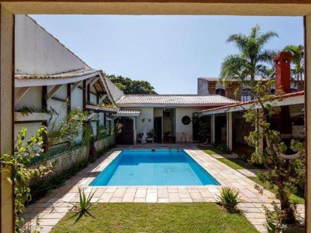 Sobrado à venda, 400 m², 3 dormitórios 1 suíte, 3 vagas, Suarão Itanhaém/SP!