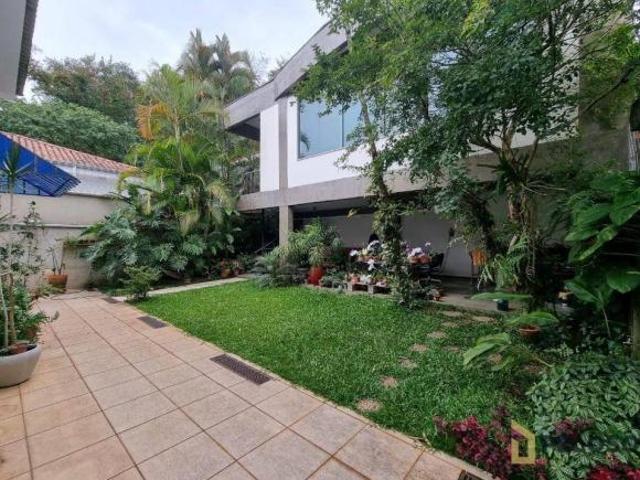 Sobrado a venda | 415m² | 4 dormitórios | 3 suítes | 3 vagas | Vila Amália São Paulo/SP
