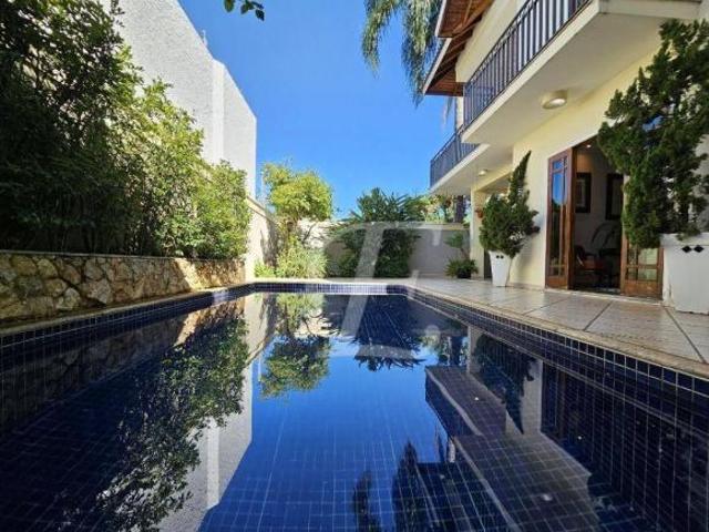 Sobrado à venda | 450m² | 4 dormitórios | 2 suítes | 4 vagas | Horto Florestal São Paulo/SP