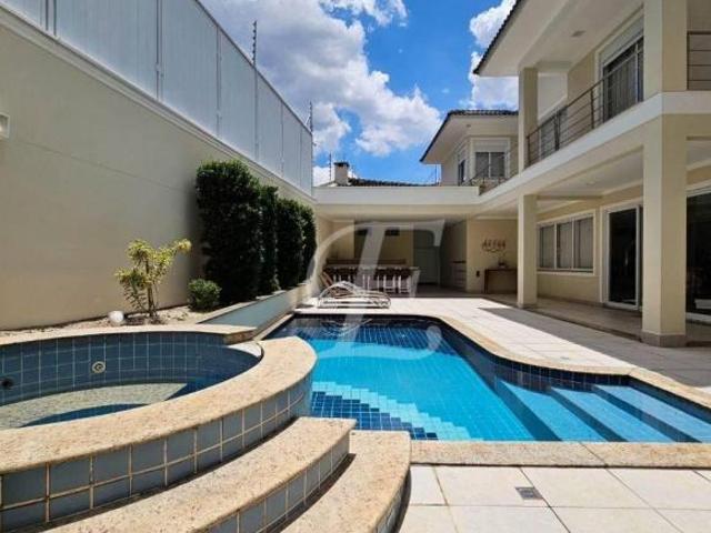 Sobrado à venda | 490m² | 4 suítes | 8 vagas | São Paulo/SP