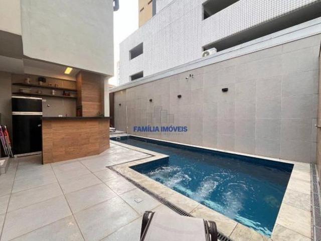 Sobrado a Venda 4 com Quartos Piscina Churrasqueira Pompeia Santos