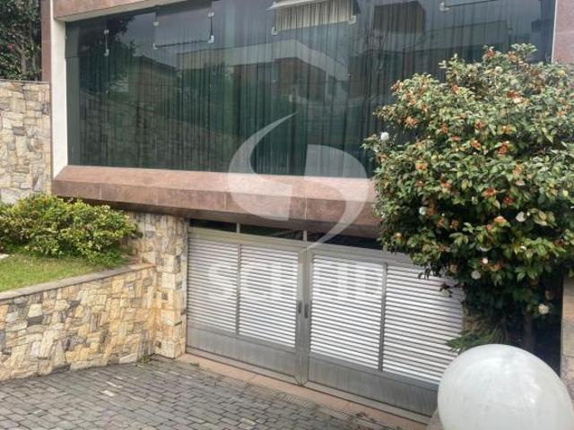 Sobrado à venda 4 Dormitórios, 2 suítes, 350m2 na Chácara Klabin SP