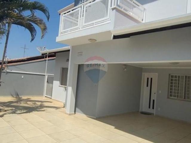 Sobrado à venda 4 Dormitórios e Área Gourmet Completa Jardim Mauá Jaguariúna sp